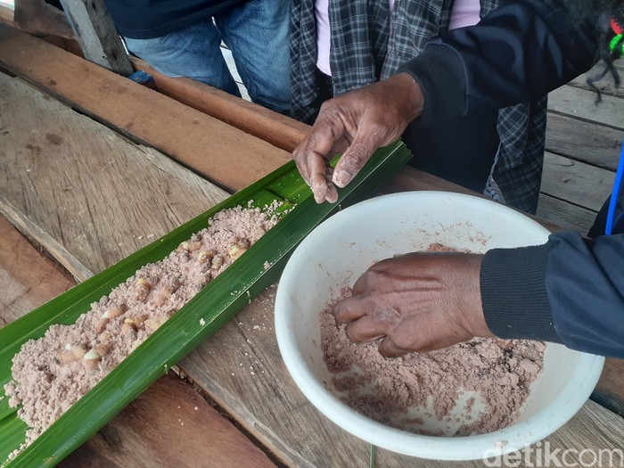 Foto: Ulat Sagu, Kuliner Wajib Papua