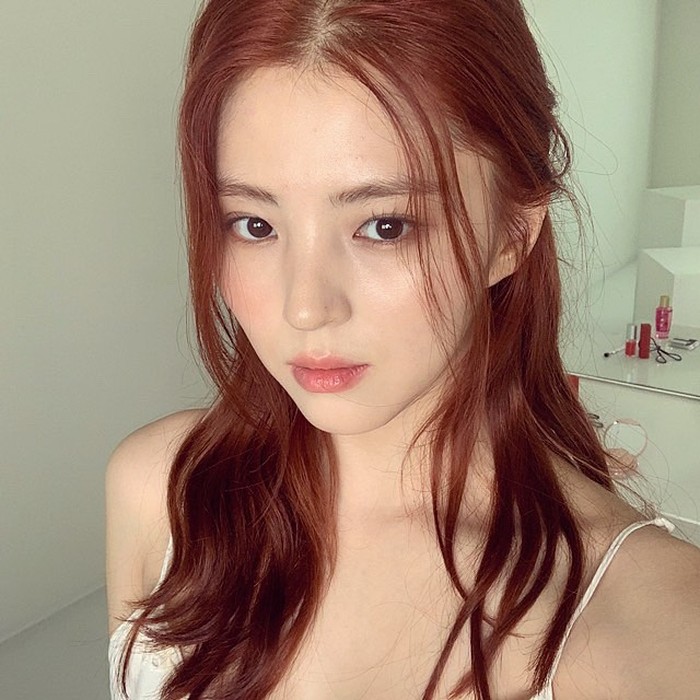 Han So Hee Tampil dengan Rambut Merah, Mirip Natasha Romanoff