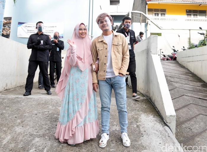 Anisa Rahma dan Anandito Dwis Kompak Tersenyum Manis