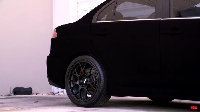 Ini Mobil Paling Hitam di Dunia: Serap 99 Persen Cahaya