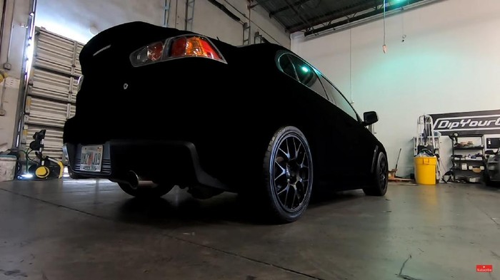 Ini Mobil Paling Hitam di Dunia: Serap 99 Persen Cahaya