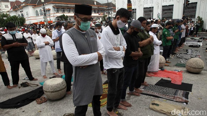 Penampakan Aksi Massa di Titik Nol Kilometer Yogyakarta