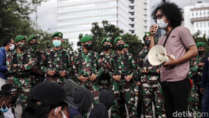 Aksi Memperingati Operasi Trikora di Monas