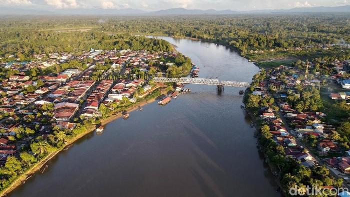 Foto: Putussibau, Kota di Tengah Hamparah Hijau Hutan Kalimantan
