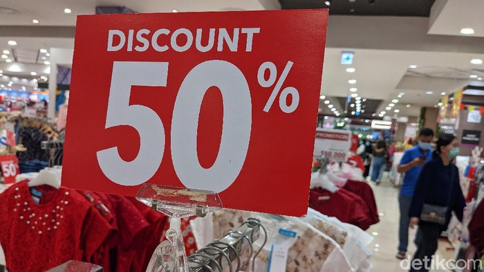 Diskon Natal dan Akhir Tahun di Pusat Perbelanjaan Diskon Natal dan Akhir Tahun di Pusat Perbelanjaan