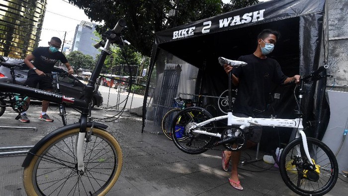 Melirik Jasa Cuci Sepeda di Masa Pandemi