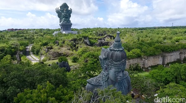 Rindu Bali, Lihat Dulu Saja Foto Patung Garuda Wisnu Kencana