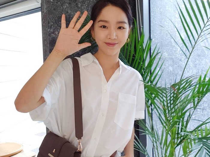 Curi Perhatian di Mr. Queen, 4 Drakor Shin Hye Sun Ini juga Tak Kalah Seru Curi Perhatian di Mr. Queen, 4 Drakor Shin Hye Sun Ini juga Tak Kalah Seru