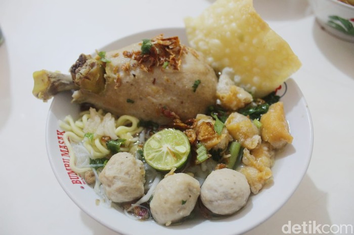 Gurihnya Nampol! Bakso Cumi dan Bakso Udang Kuah Taichan
