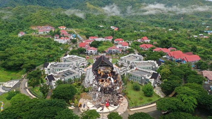 Terkini! Foto-foto Dampak Gempa Bumi di Mamuju