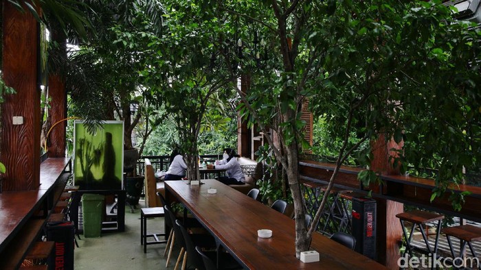 Kafe Klasik nan Asri, Bagai Oase di Tengah Ibu Kota