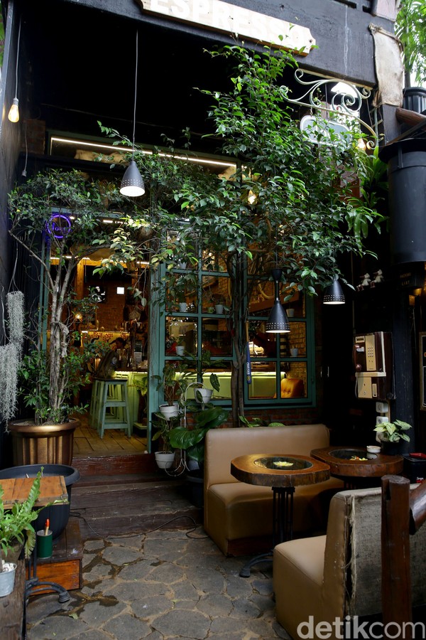 Kafe Klasik nan Asri, Bagai Oase di Tengah Ibu Kota