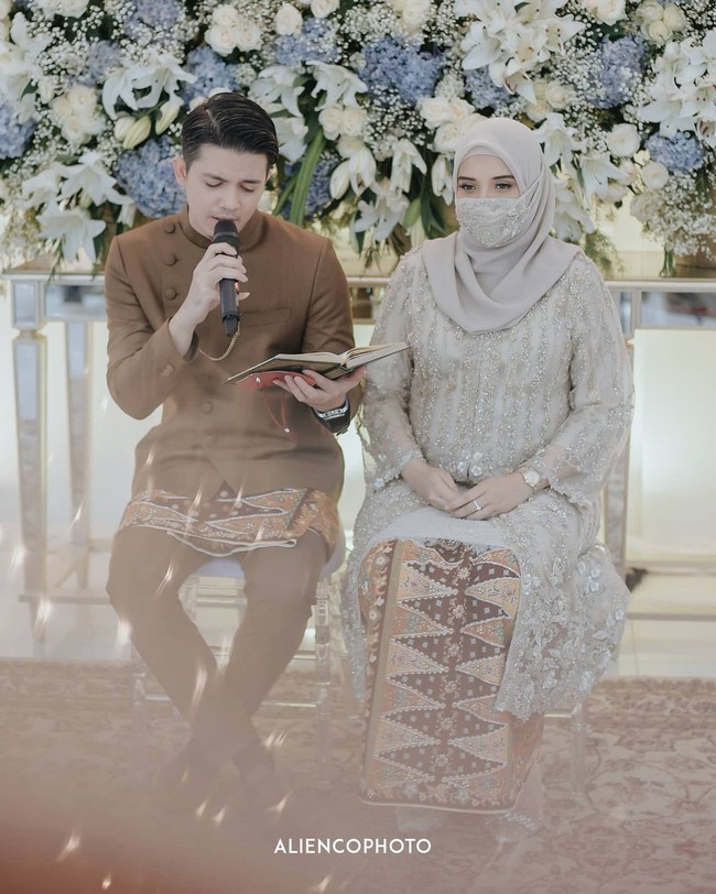 8 Gaya Zaskia Sungkar Gelar 7 Bulanan Kehamilan, 10 Tahun Menanti Anak