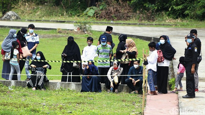 Tengok, Lahan Baru untuk Makam COVID-19 di Bambu Apus