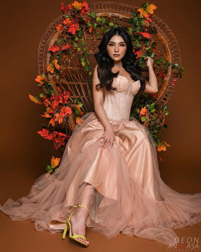 10 Potret Diora Dior, YouTuber Gaming 'Sobat Sabun'