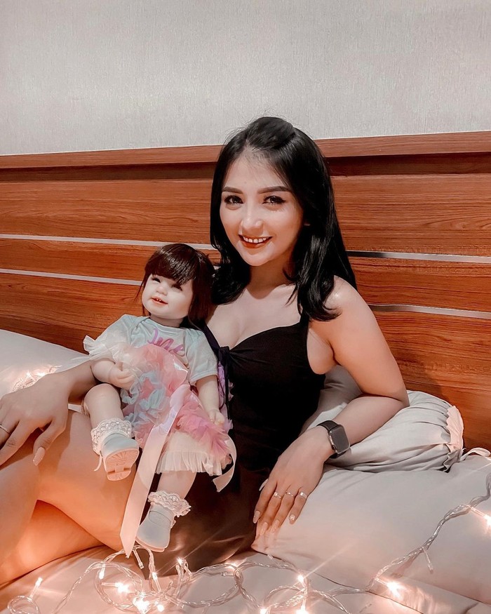 10 Potret Diora Dior, YouTuber Gaming 'Sobat Sabun'