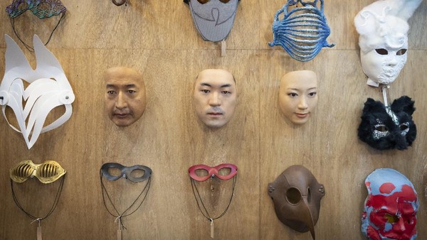 Di Jepang Ada Toko yang Jual Topeng Mirip Wajah Manusia