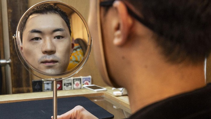 Di Jepang Ada Toko yang Jual Topeng Mirip Wajah Manusia