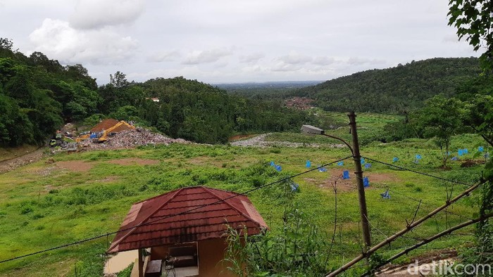 Warga Sekitar TPA Cilowong Terima Kompensasi Imbas Pembuangan Sampah ... Warga Sekitar TPA Cilowong Terima Kompensasi Imbas Pembuangan Sampah ...