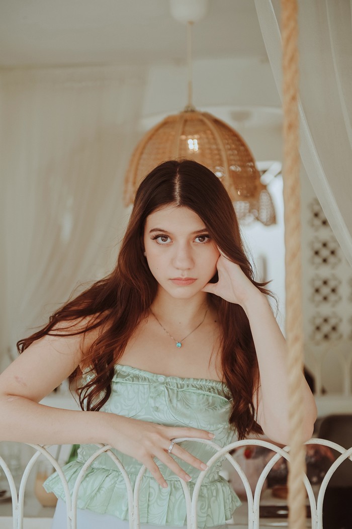 10 Potret Cassandra Lee, Si Cantik yang Ingin Pandemi Cepat Berlalu