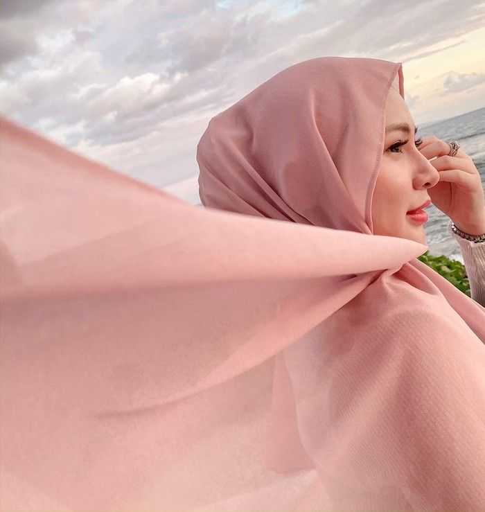 7 Potret Winny Putri Lubis yang Cantik dari Lahir