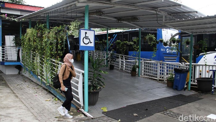 Bakal Direnovasi, Halte Transjakarta Ragunan Masih Beroperasi