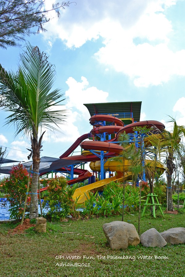 Basah-Basahan di OPI Water Fun Jakabaring, Palembang