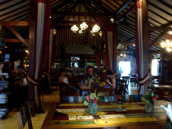 Biku, Cafe Teh Unik Satu-Satunya di Bali