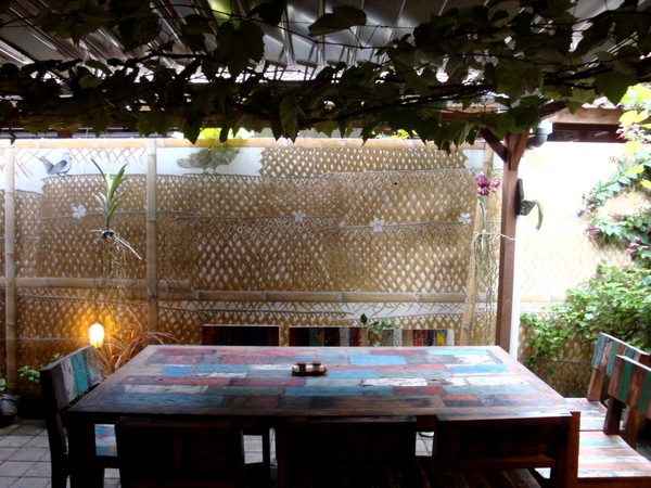 Biku, Cafe Teh Unik Satu-Satunya di Bali