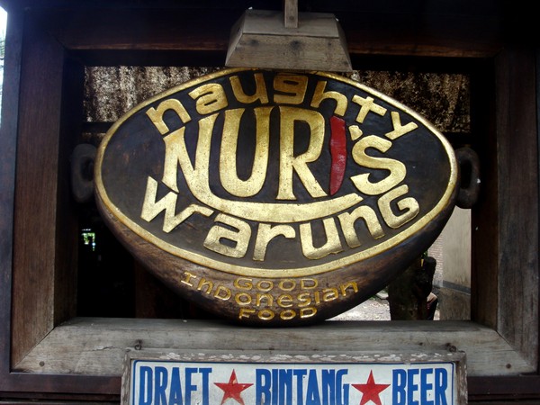Iga Bakar di Warung Legendaris Naughty Nuri's, Bali