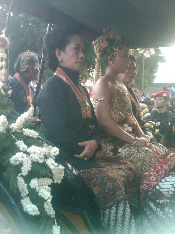 Sedikit Kemeriahan Pernikahan GKR Bendoro-KPH Yudanegara