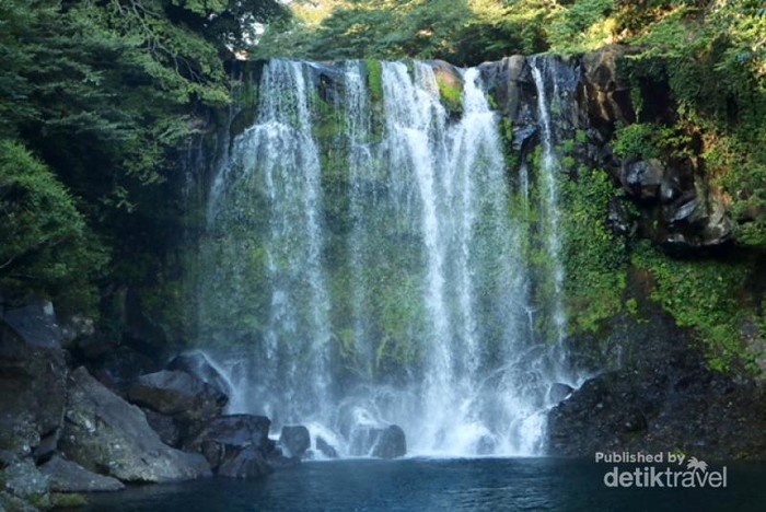 3 Air Terjun Cantik yang Wajib Dikunjungi di Pulau Jeju