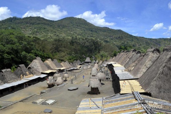 4 Alasan Kamu Mesti Datang ke Gunung Inerie di NTT