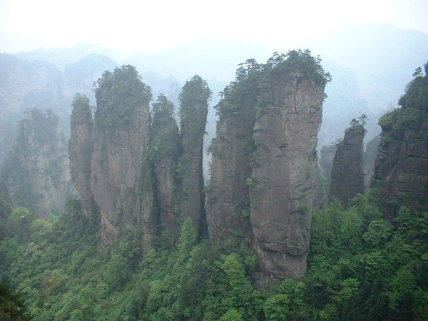 Ada Gunung Avatar di Zhangjiajie, China