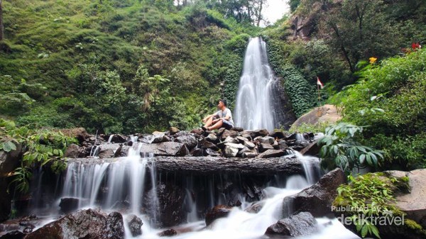 Air Terjun Coban Sumber Pitu yang Memukau