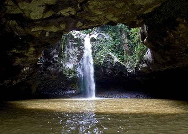 Air Terjun Jembatan Batu, Si Cantik untuk Pemanjat Tebing