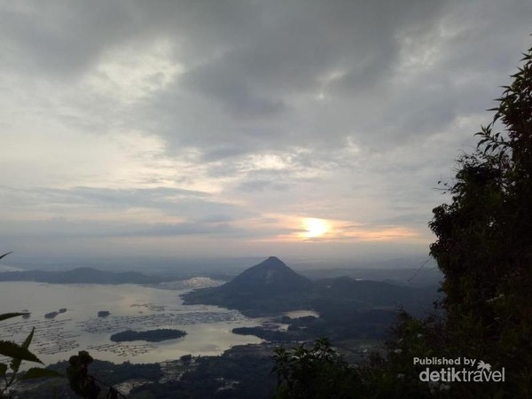 Akhir Pekan Ini Ayo Mendaki Gunung Lembu di Purwakarta