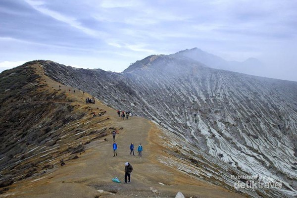 Api Biru, Hanya Ada di Indonesia dan Islandia
