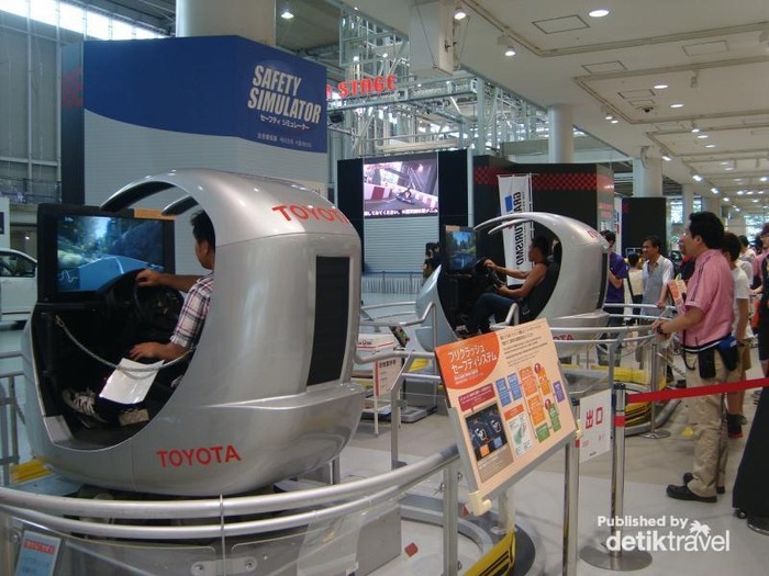 Bemo, Robot Gundam, Patung Liberty, Semua Ada di Tokyo!