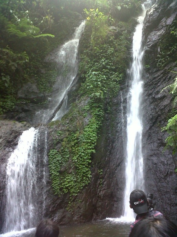 Berwisata ke Curug Tujuh Cilember, Asyiknya Ramai-ramai