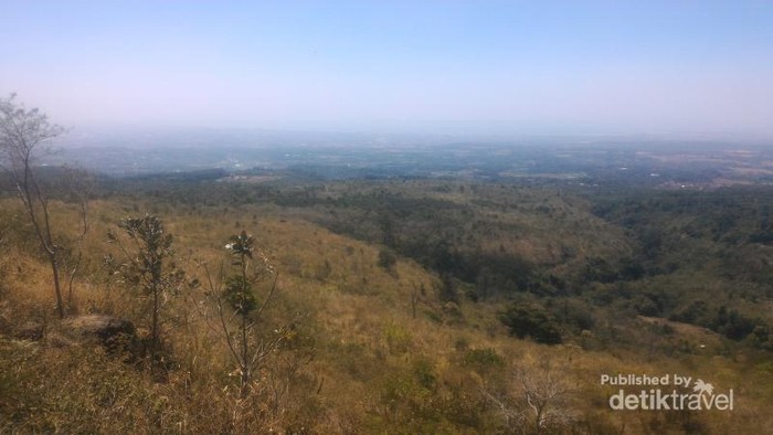 Bukit Lambosir, Keindahan di Kaki Gunung Ciremai