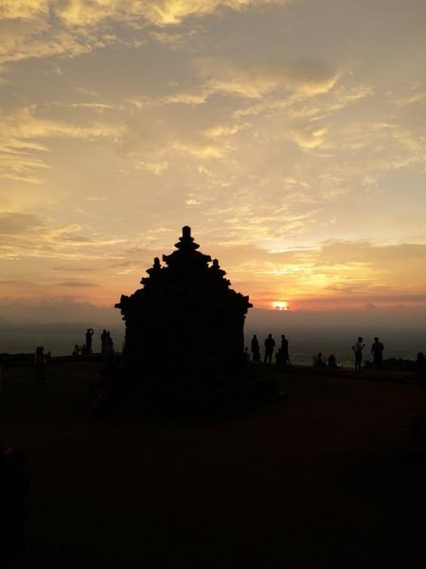 Candi Ijo, Spot Cantik Menikmati Sunset di Jogja