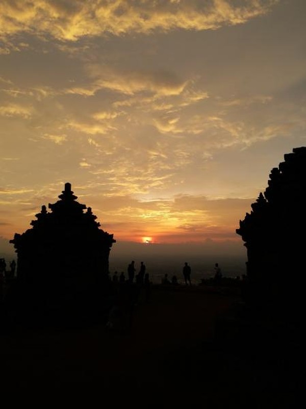 Candi Ijo, Spot Cantik Menikmati Sunset di Jogja