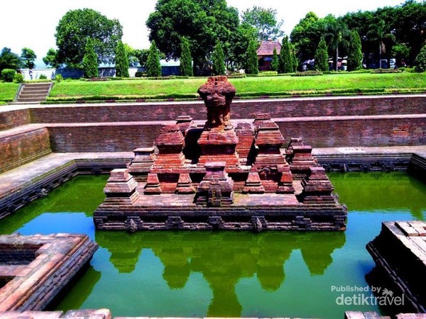 Candi Tikus yang Cantik dan Penuh Misteri