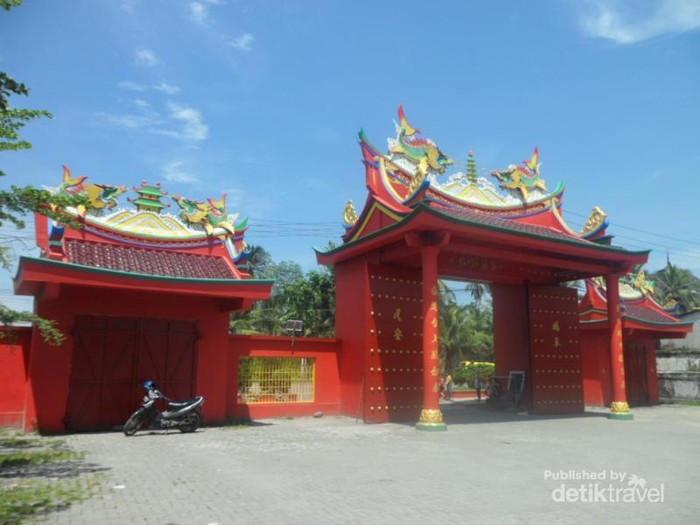 Cantiknya Vihara Satu Ini Bikin Hati Adem