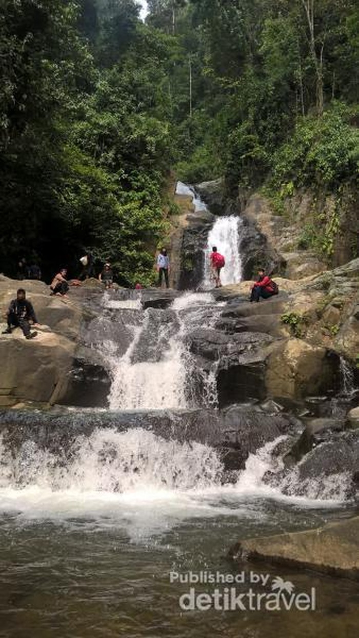 Curug Lalay & Pengantin, Duo Cantik di Perbatasan Bogor-Karawang