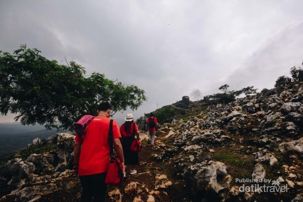 Eksotisme Bukit Batu Stone Garden di Padalarang