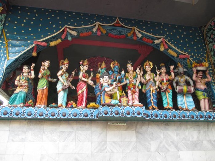 Eksotisnya Kuil Shri Mariamman di Kota Medan