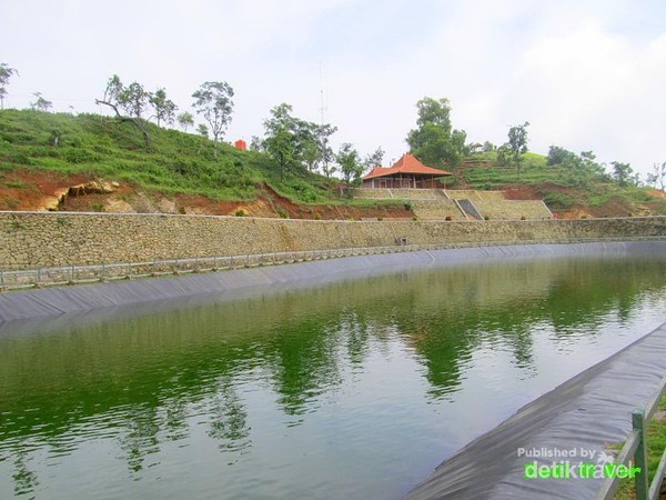 Embung Batara Sriten, Danau Buatan di Puncak Bukit Gunungkidul