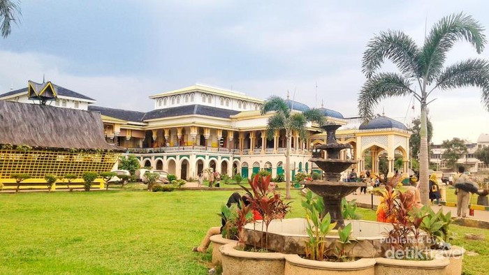 Fakta-fakta Menarik Tentang Istana Maimun